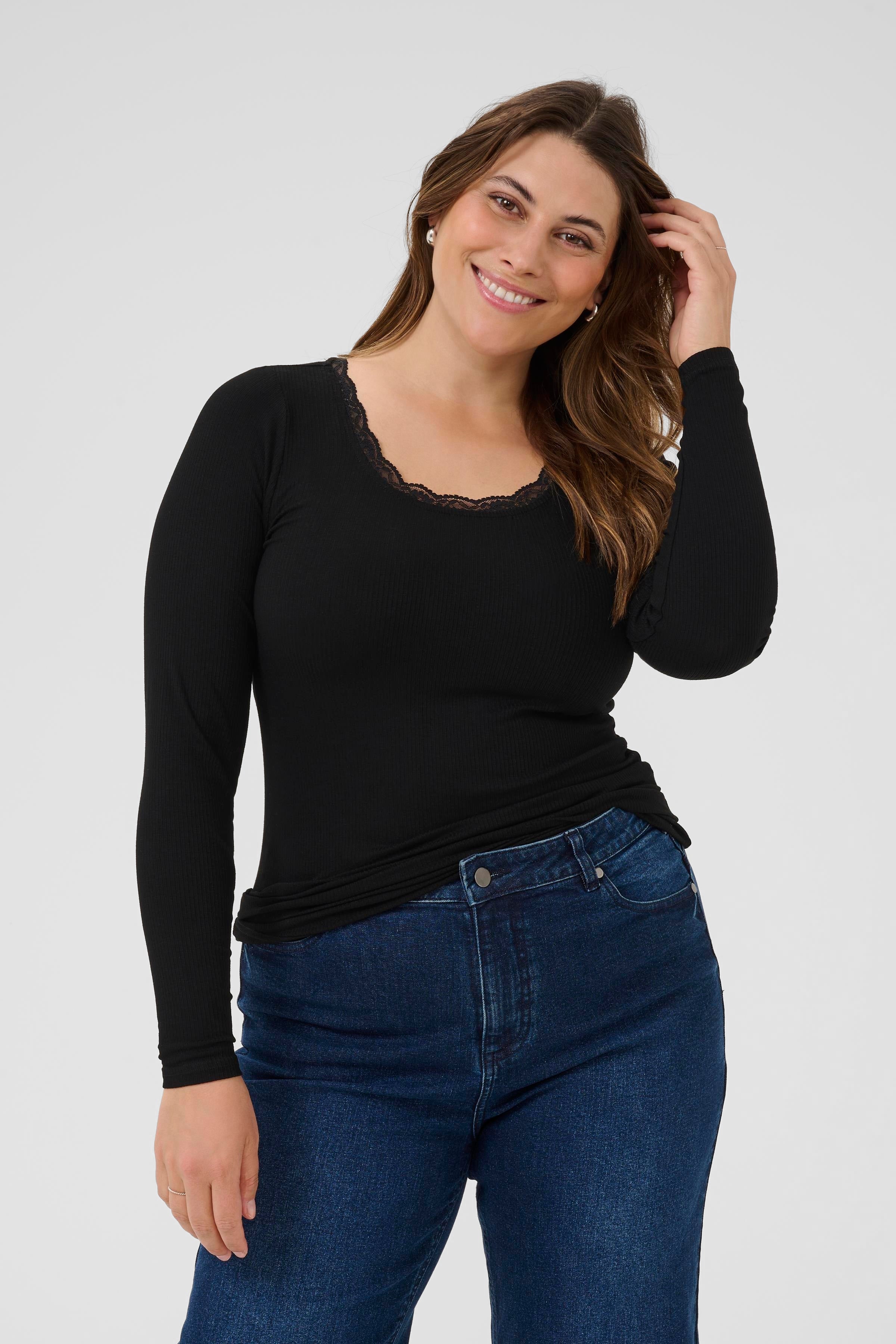 Kaffe Curve Omia T-Shirt in Black | Plus Size Tops | Wardrobeplus.ie
