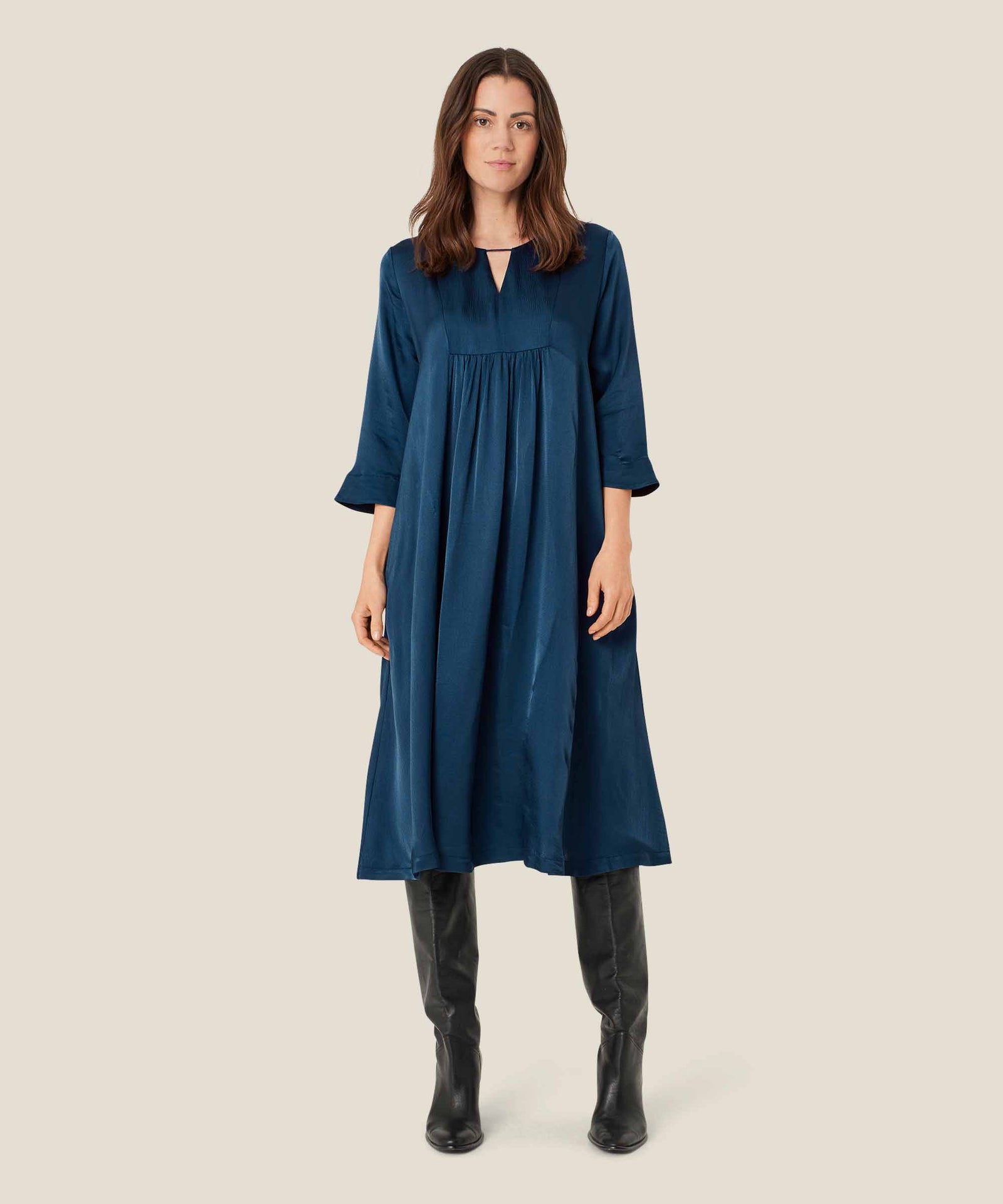 Masai Nadyne Dress In Navy| Plus Size Dresses | Wardrobeplus.ie