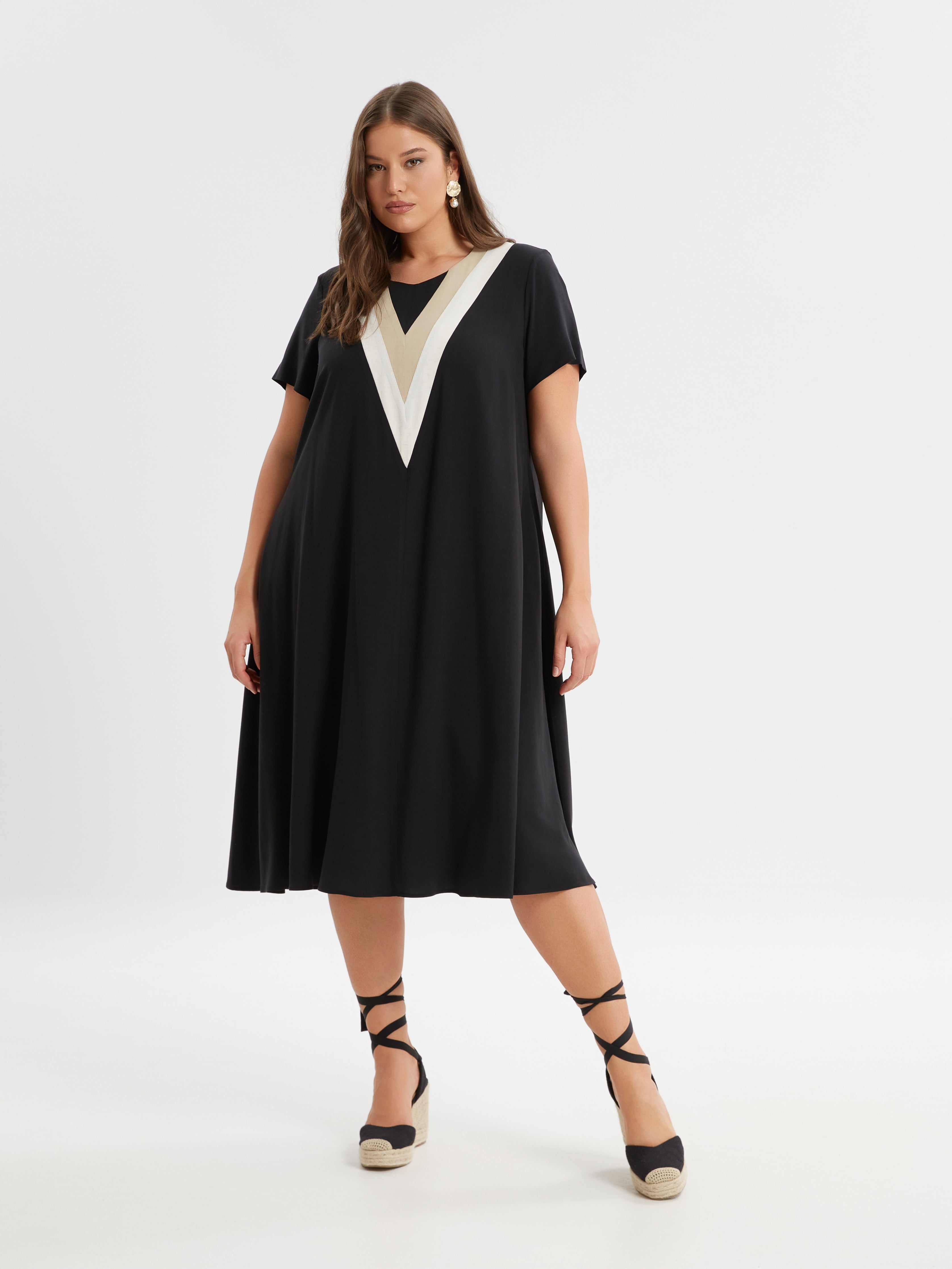 Mat Midi Dress Black with Beige | Plus Size Dresses | Wardrobeplus.ie