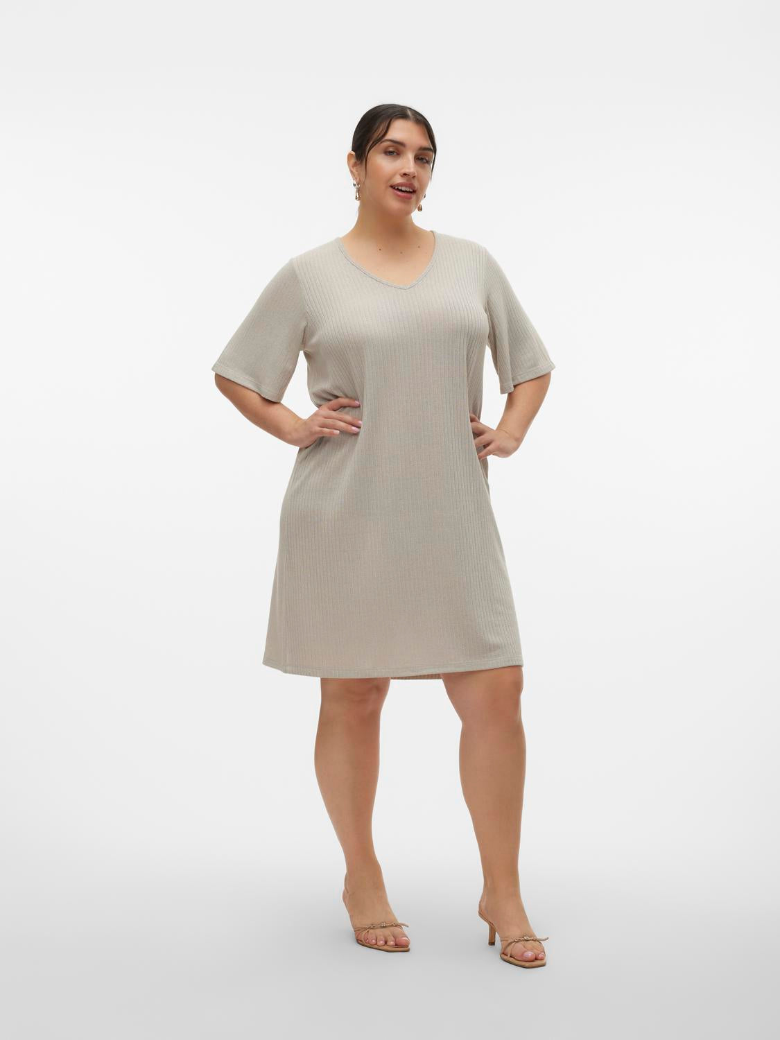 Vero Moda Curve Selina Dress Gold| Plus Size Dresses | Wardrobeplus.ie