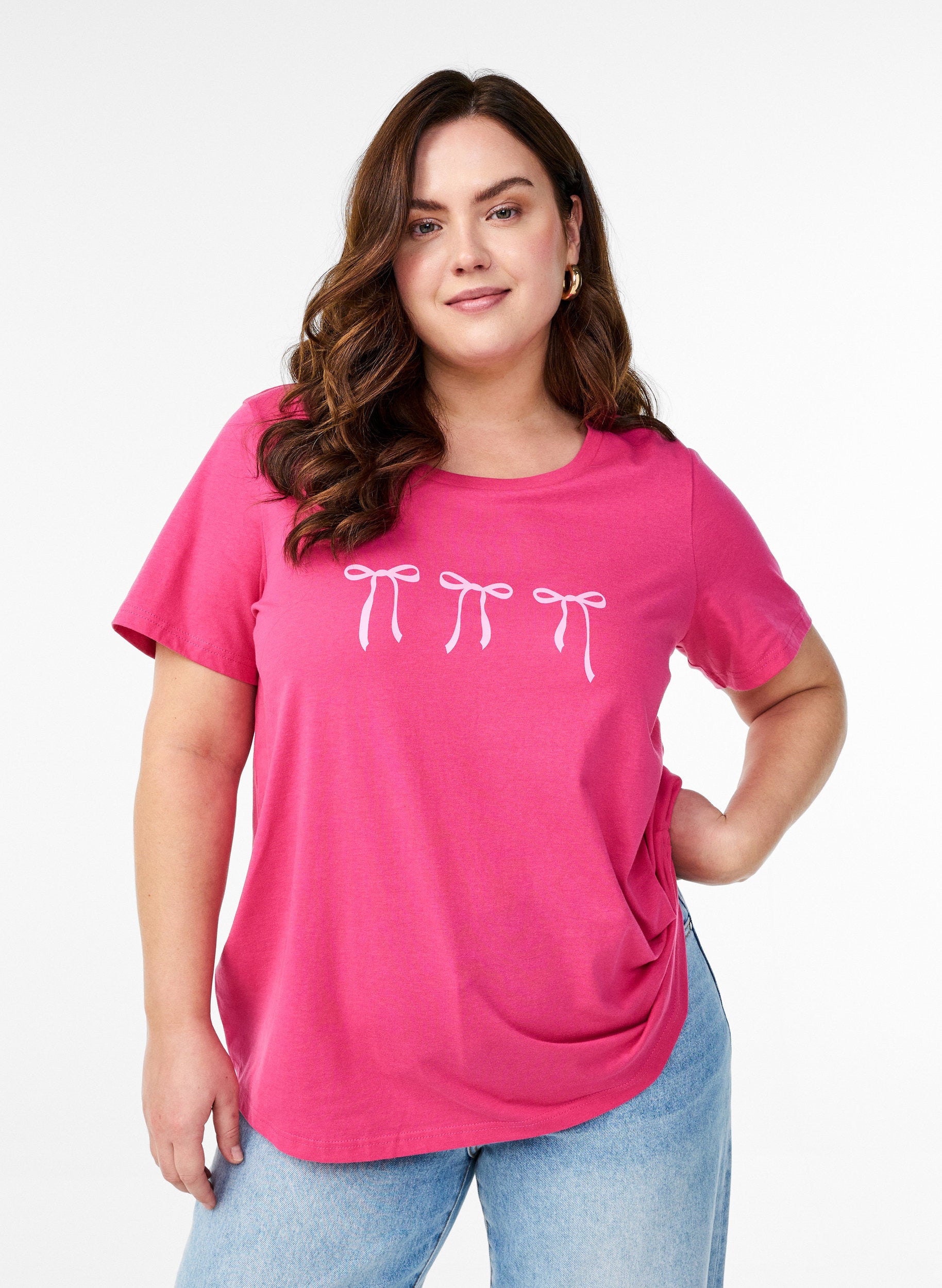 Zizzi Elin T-Shirt in Pink bows | Plus Size Tops | Wardrobeplus.ie